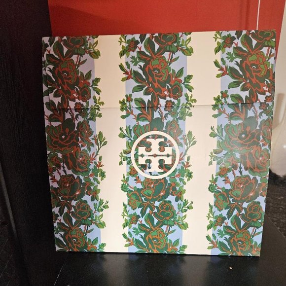 Tory Burch | Storage & Organization | Set Of 2 Tory Burch Gift Bags New ...